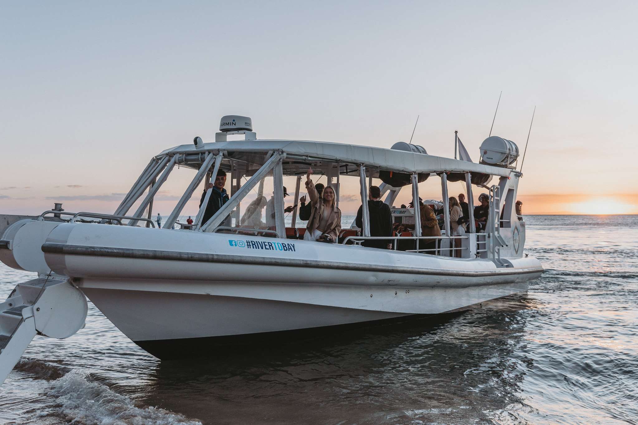 Island Pub Trawl Moreton Bay Tour from Brisbane | River to Bay